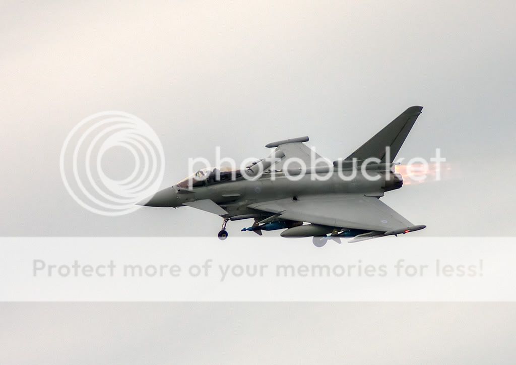 Fully Loaded Typhoon ZJ700 - UK Airshow Review Forums